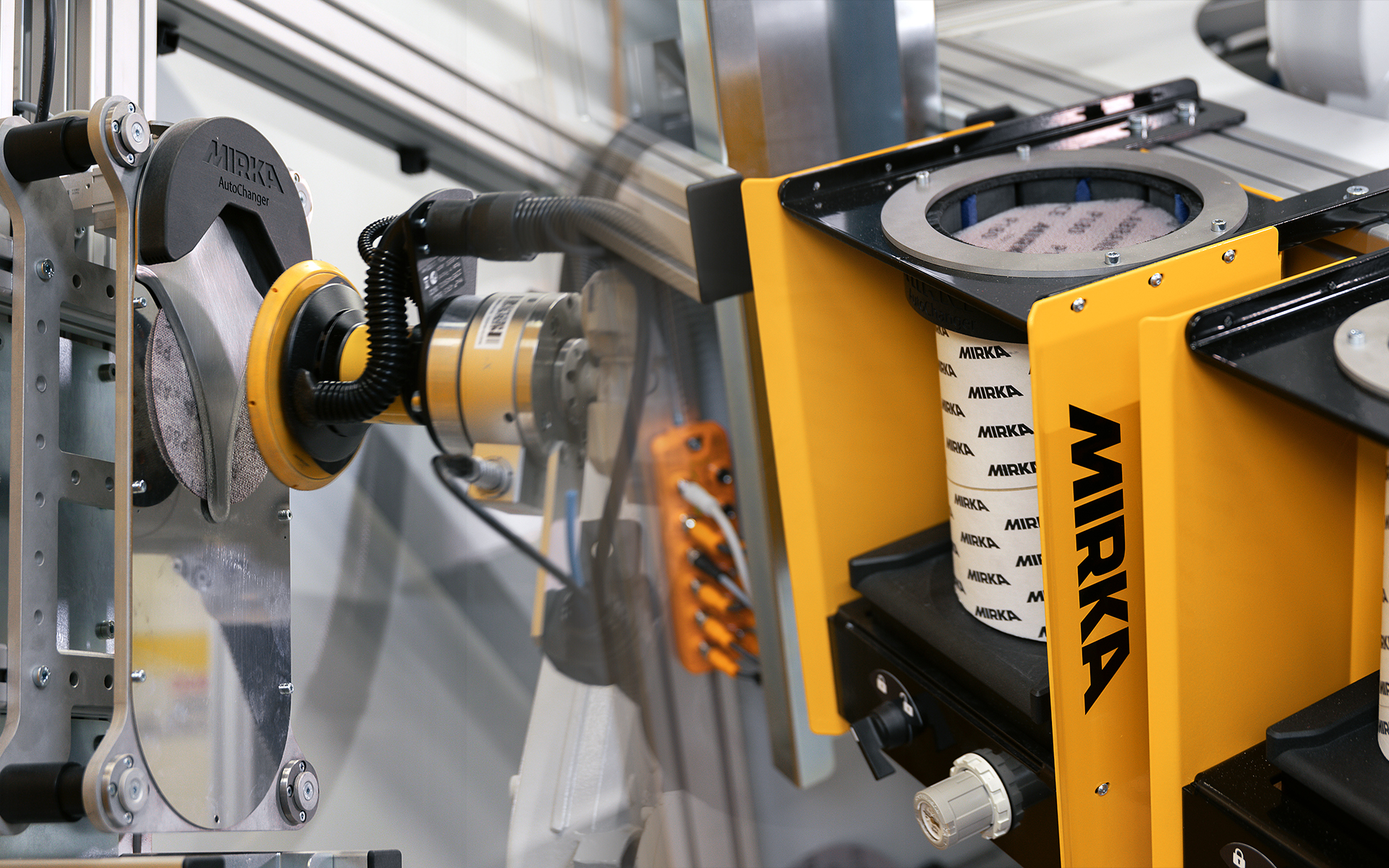 Mirka AutoChanger: nová úroveň automatizace pro robotické broušení ...